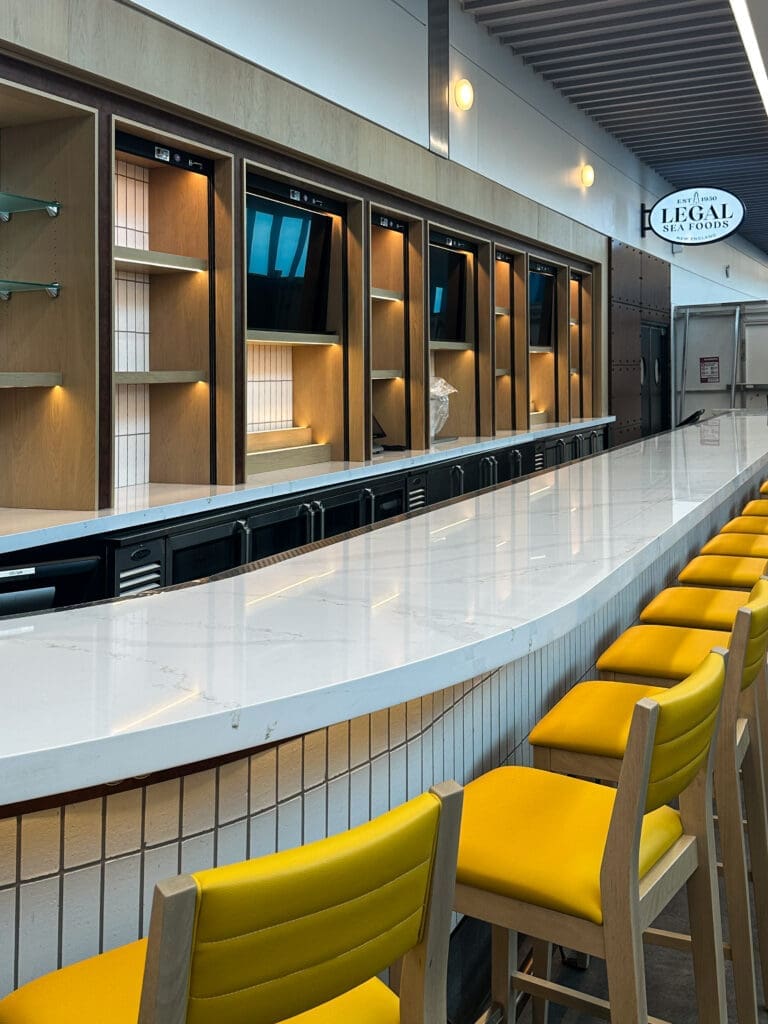 Restaurant - Boston Logan Airport Gate E13 - Legal Sea Foods