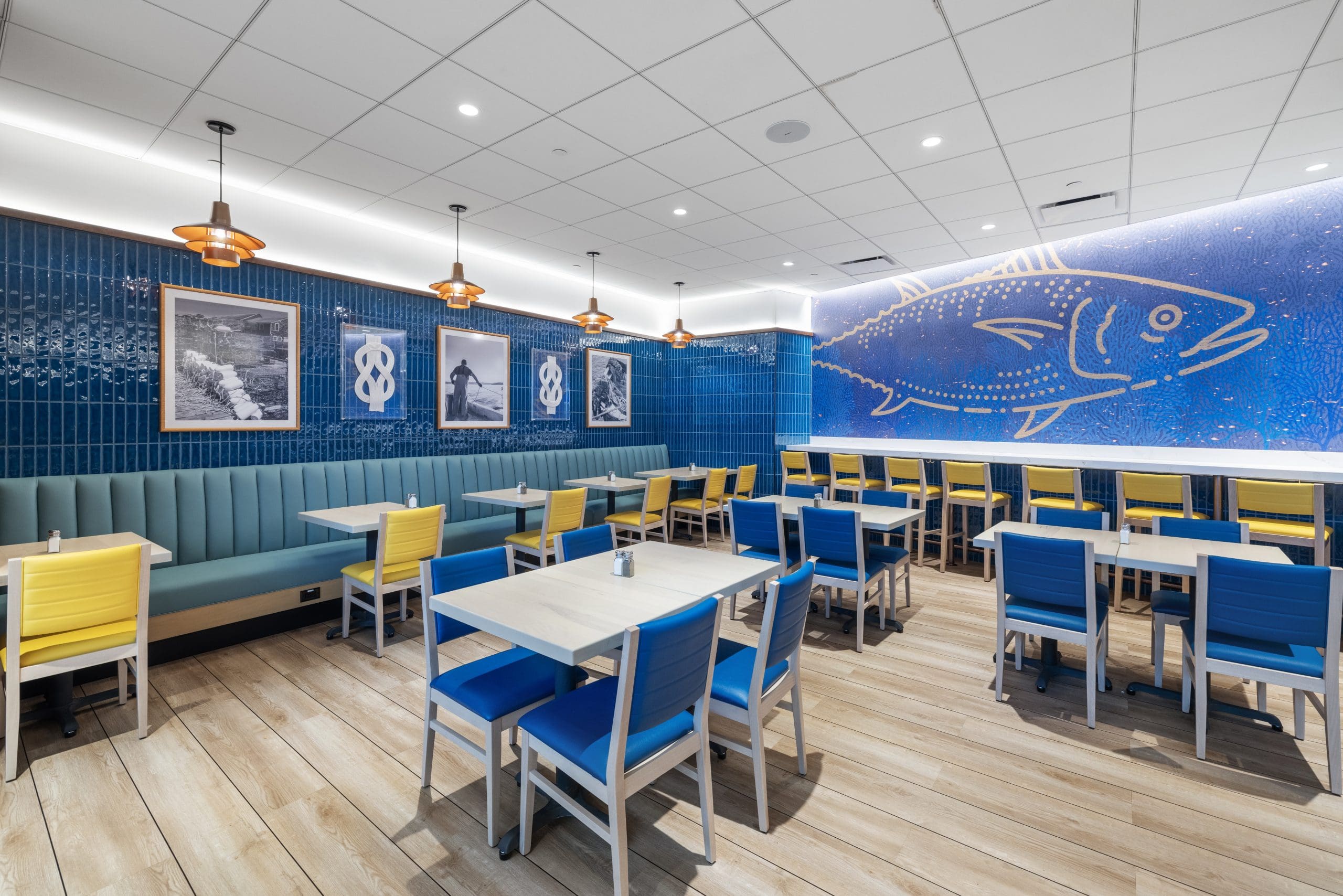 Restaurant - Boston Logan Airport Gate E13 - Legal Sea Foods